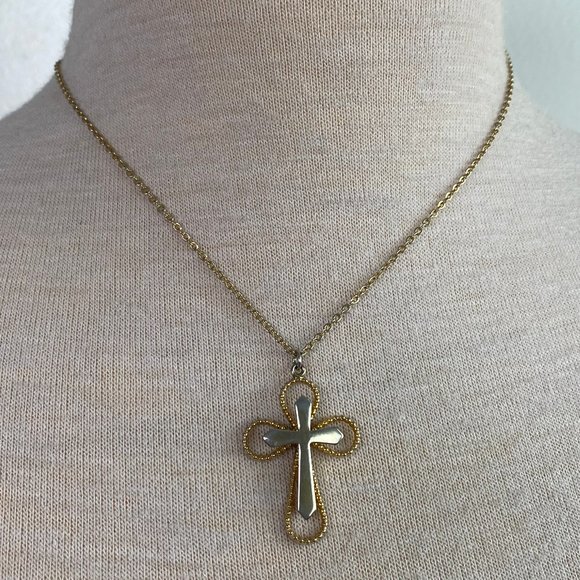 Sarah Coventry | Jewelry | Vintage Sarah Coventry 3d Cross Pendant ...